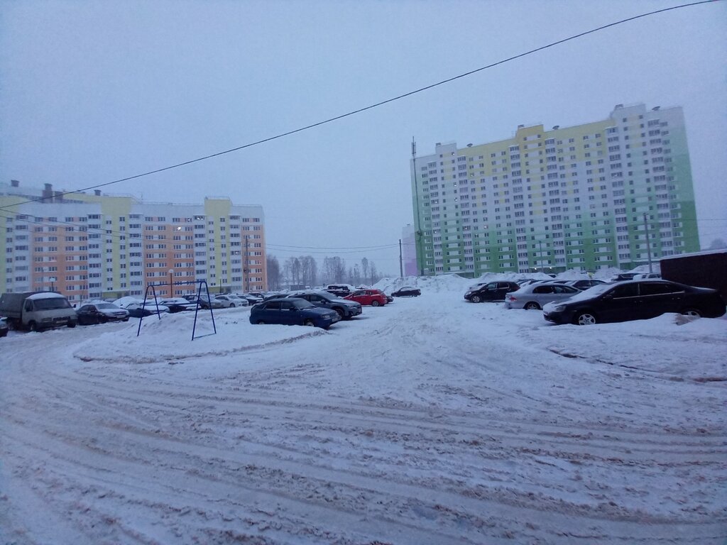Otoparklar Parking lot, Kirov, foto