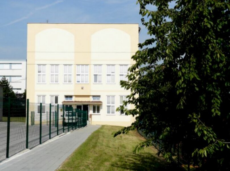 Ortaokul Vyšší odborná škola potravinářská a Střední průmyslová škola, Kromeriz, foto