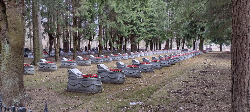 Anıt, heykel Братское кладбище советских воинов, погибших в Великую Отечественную войну, Saint‑Petersburg, foto