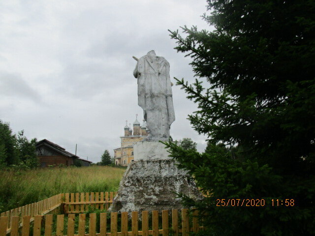 Anıt, heykel Неизвестный Солдат, Kirovskaya oblastı, foto
