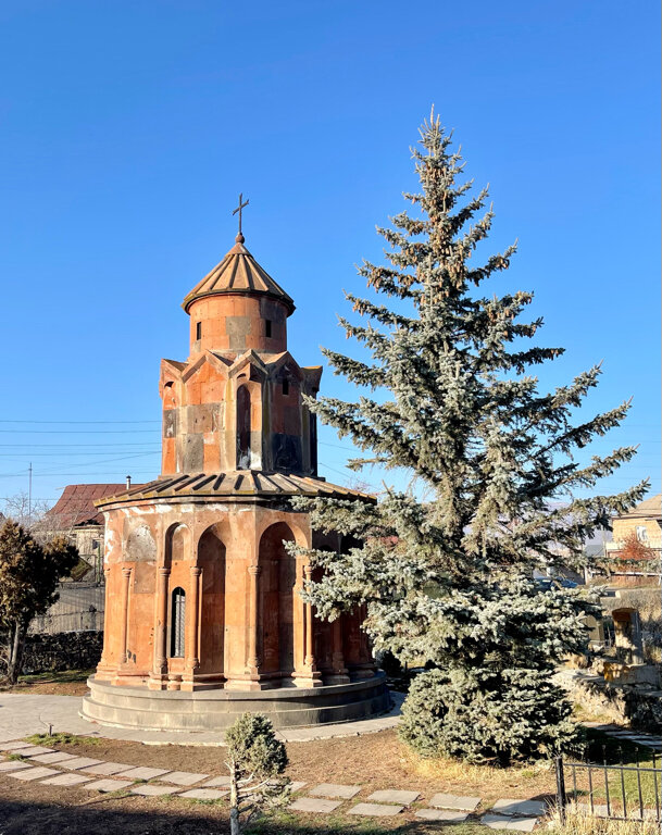 Şapel, haç anıtı Капуйт Хач, Hrazdan, foto