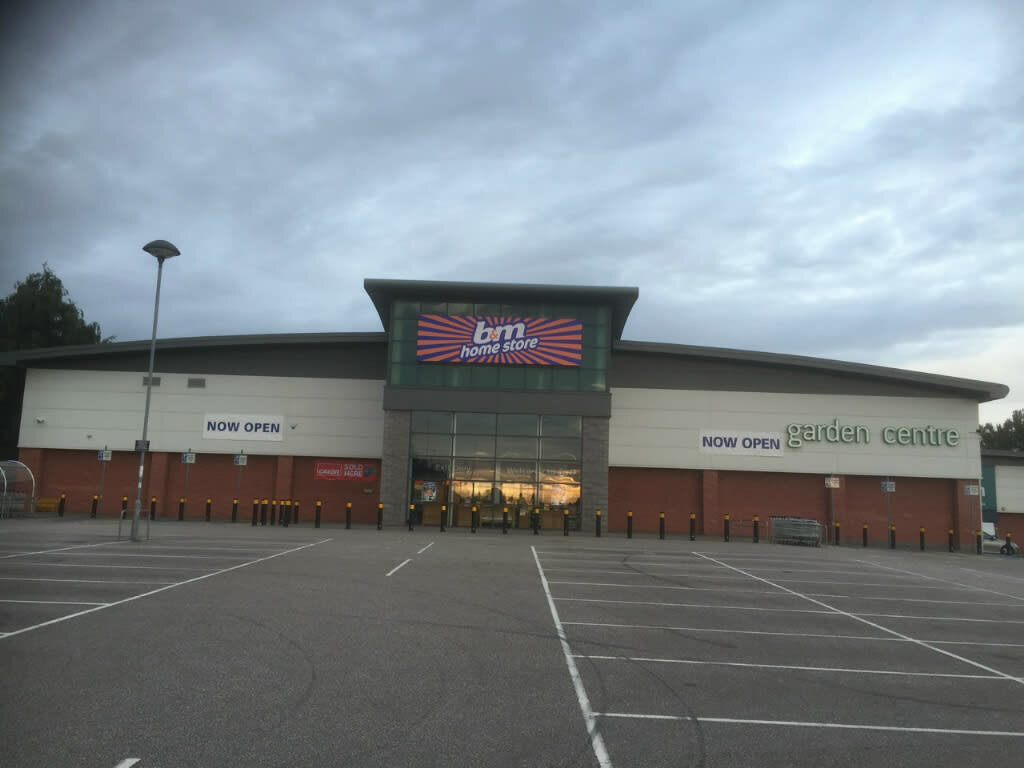 i̇ndirim ve fırsat sistemleri B&m Home Store with Garden Centre, İngiltere, foto