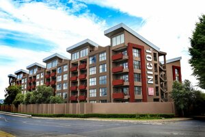 The Nicol Hotel and Apartments (Gauteng Province, Johannesburg, Bedfordview, Bedfordview, Nicol Road), otel