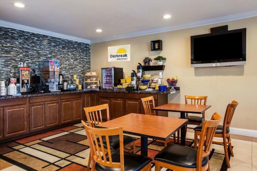 Otel Days Inn & Suites by Wyndham Antioch, Kaliforniya Eyaleti, foto