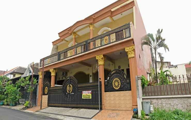 Otel Oyo 90318 Queen Nadine Guest House Syariah, Malang, foto