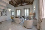 Right House - Characteristic Marina District (Sardinia, Cagliari, Via Cavour, 86), otel  Sardunya'dan