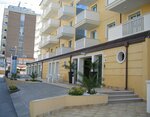 Residence T2 (Viale Tirrenia No:2), otel  Rimini'den