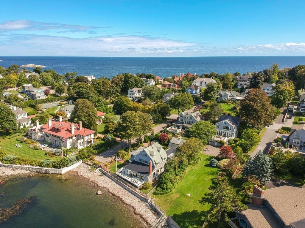 Emlak ofisi Heather Stewart Kaznoski & Mary Stewart Coldwell Banker Realty, Massachusetts, foto