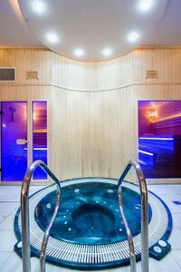 Batthyany Kuria (Zala vármegye, Csány László Utca), otel  Zala'dan