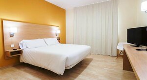 B&b Hotel Las Rozas (Provincia de Madrid, Villanueva de la Canada, Calle Perú, 2), otel