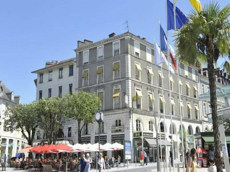 Otel Hotel Le Bourbon, Pau, foto