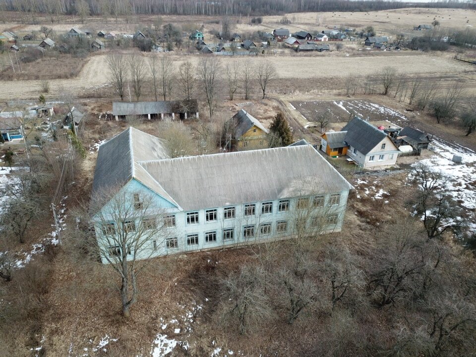 Yatılı okul Школа, Minskaya oblastı, foto