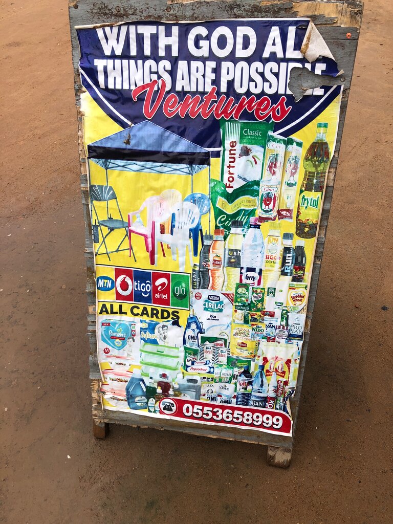 Market With God all things are possible venture, Dünya, foto