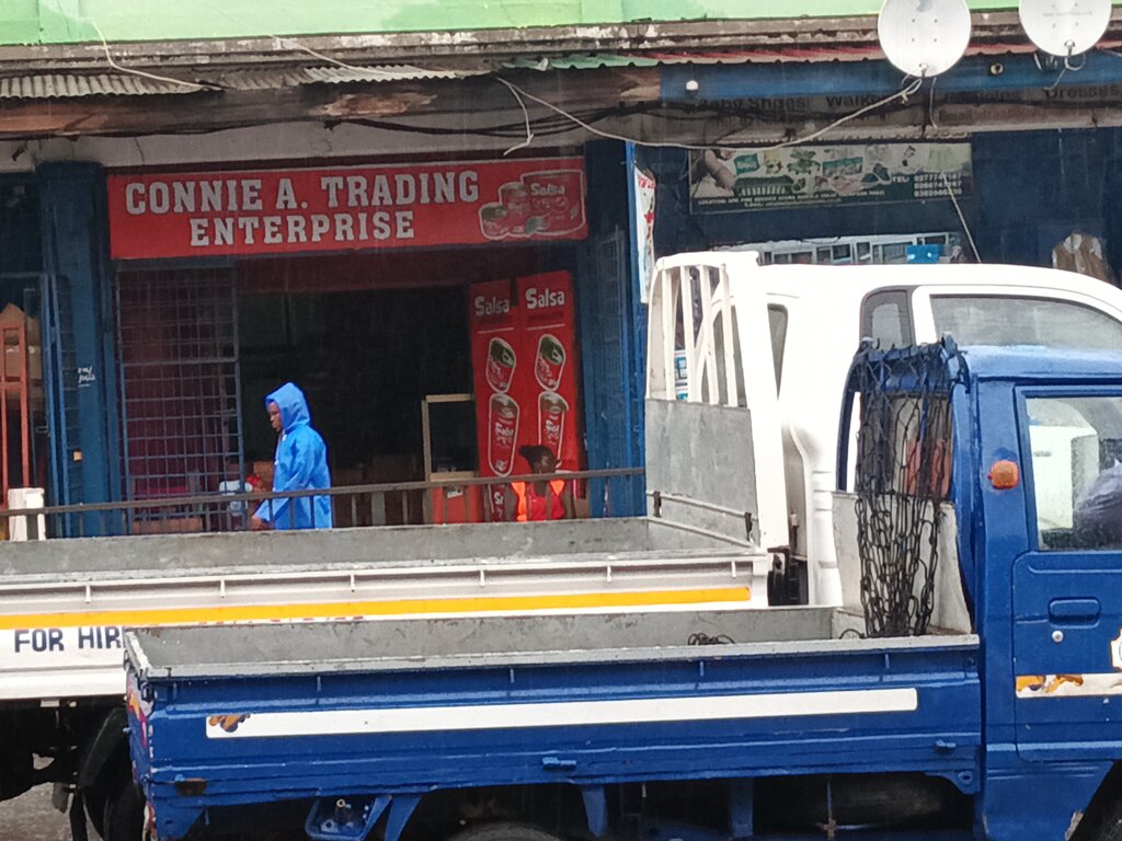 Yiyecek otomatı Connie A. Trading, Akra, foto