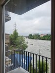 Four seasons Riverside (Akaki Tsereteli Avenue No:58), otel  Kutaisi'den