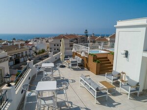 La Puerta de Nerja Hostal Boutique (Calle Animas No:1, Frigiliana), otel