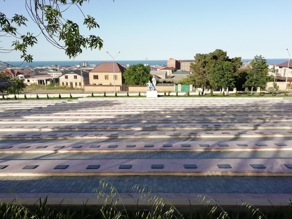 Anıt, heykel Askeri kardeş mezarlığı, Derbent, foto