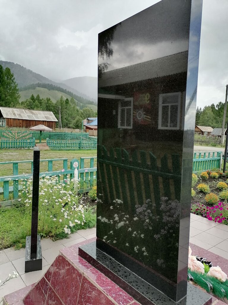 Anıt, heykel Обелиск Славы, погибшим в ВОВ, Altay Cumhuriyeti, foto