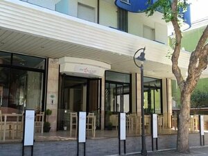 Lady B (Emilia-Romagna, Rimini, Bellaria-Igea Marina, Via Amerigo Vespucci, 73), otel  Bellaria – Igea Marina'dan