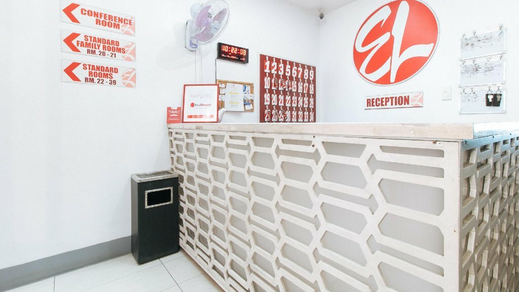 Otel RedDoorz @ El Highway Hotel Bulacan, , foto