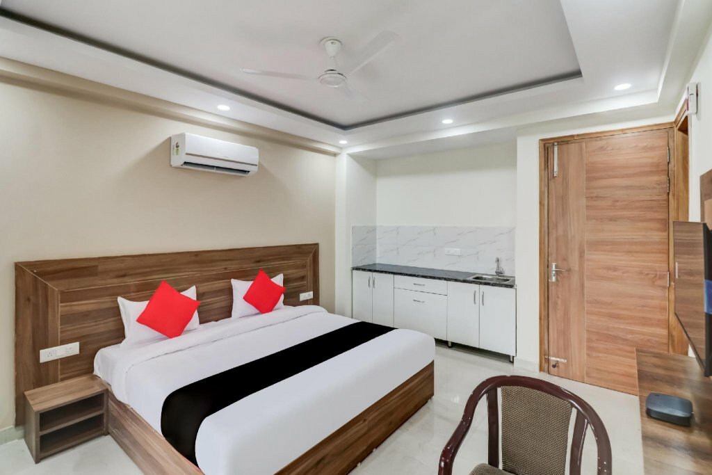 Otel Oyo 82311 Hotel Holy House, , foto
