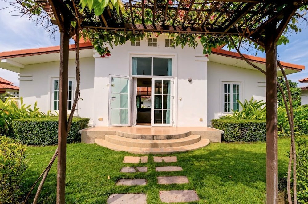 Otel 2 Bedroom Private Bali Style Villa, Dünya, foto