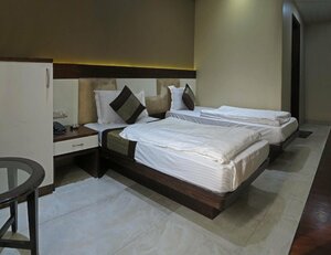 Raj Mahal Inn (New Delhi), otel  Delhi'den