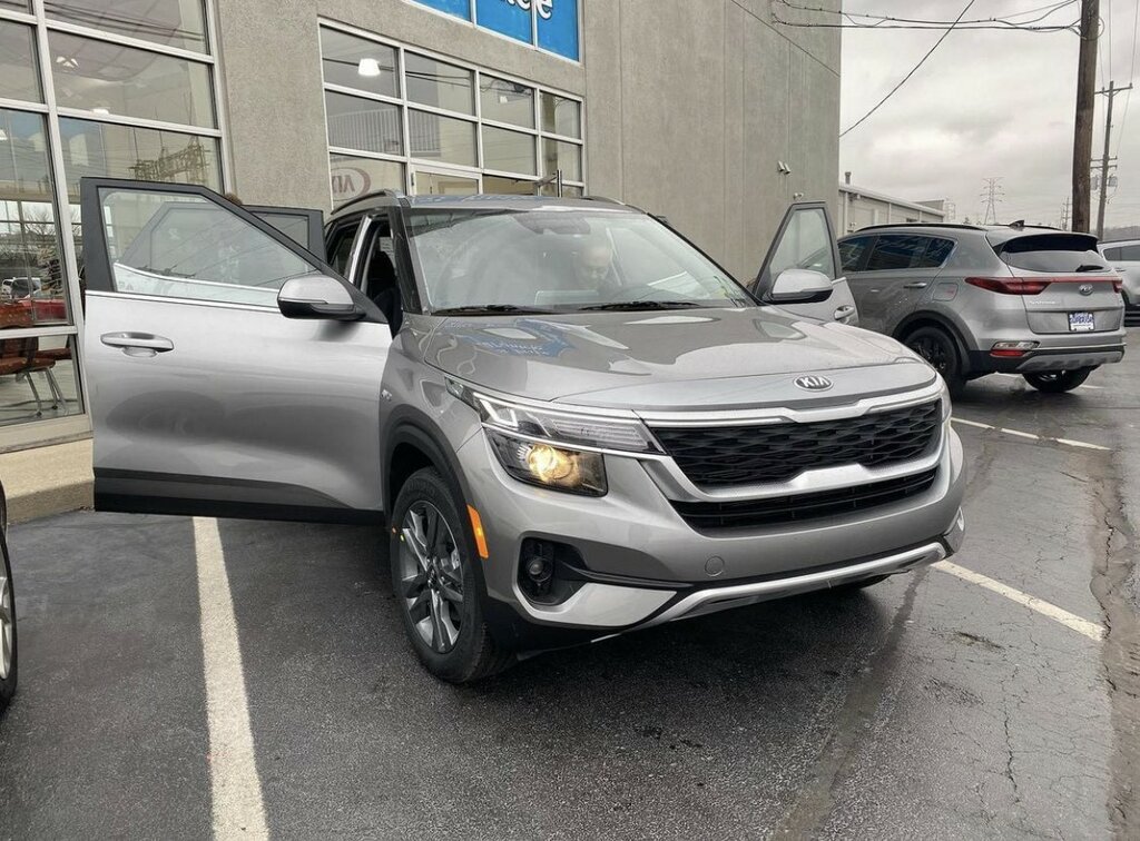 Otomobil satış galerileri Jeff Wyler Superior Kia, Cincinnati, foto