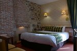 Le Champalud (Pays de la Loire, Maine-et-Loire, Arrondissement de Cholet, Orée-d'Anjou, Place du Chanoine Bricard, 7), otel