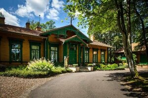 Apartamenty Carskie (Podlaskie Voivodeship, Powiat Hajnowski, Białowieża, Podolany, ulica Stacja Towarowa), otel  Podlaskie Voyvodalığı'ndan