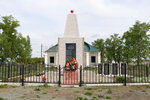 Вечная слава воинам погибшим в ВОВ (Naberezhnaya ulitsa No:27Г, selo Karataban), anıt, heykel  Çeliabinskaya oblastından