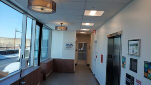 Saghar Karim, Md, штат Нью-Йорк, Бмт-Астория-Лайн, метро 30-я авеню ...