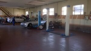 Tom Car (Venice, province of Padua, Via San Daniele, 196), otomobil servisi  Dünya'dan