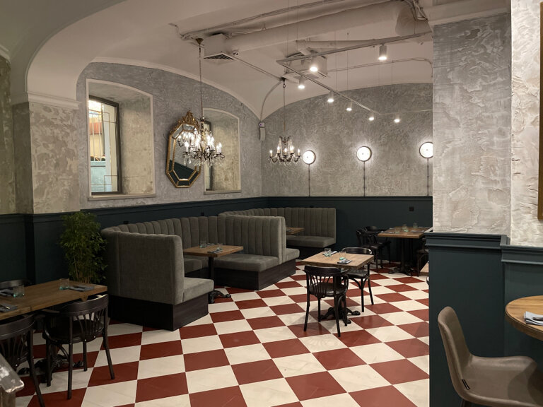 Bar Connemara Castle, Moskova, foto