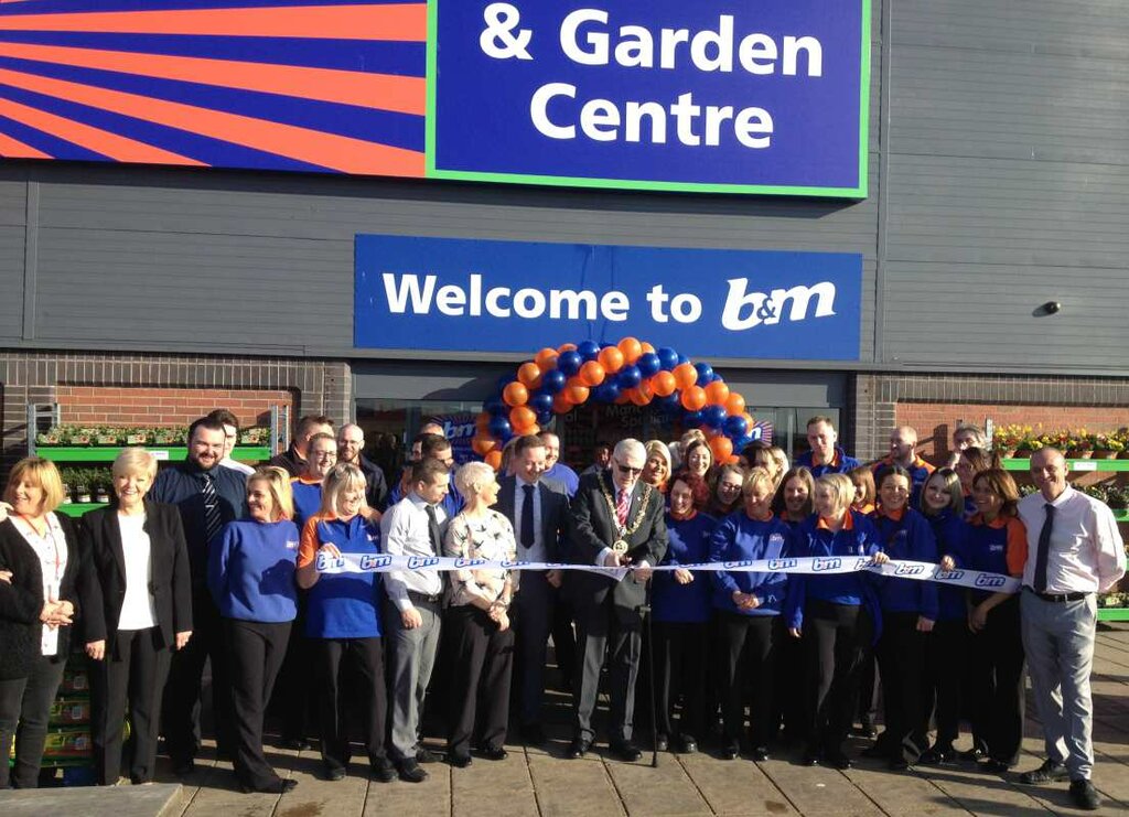 Şans oyunları B&m Home Store with Garden Centre, İngiltere, foto