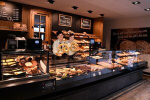 Kafe Edeka Kubitzky in Altmannstein, Bavyera, foto
