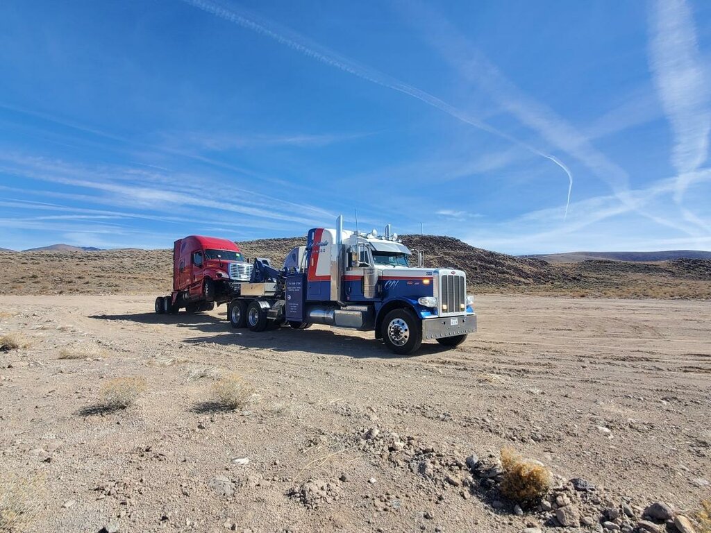 Çekici hizmeti Cal-Nevada Towing, Nevada Eyaleti, foto