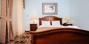 Business Hotel (Amangeldi Imanov kóshesi No:12), otel  Astana'dan