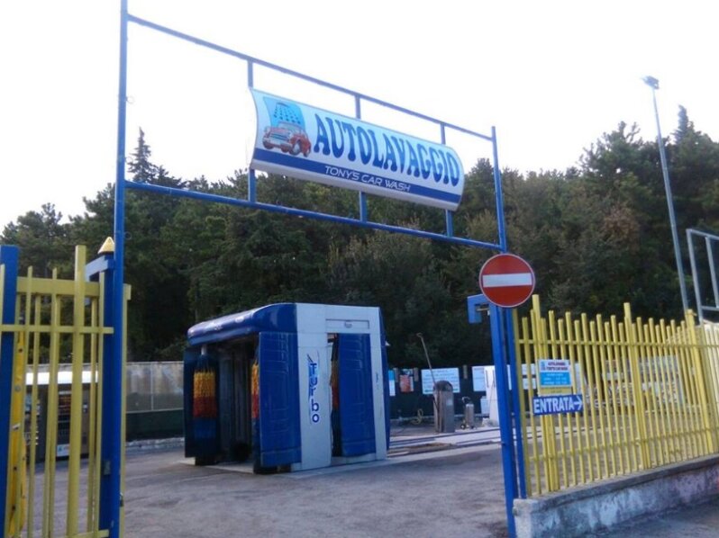 Oto yıkama Autolavaggio Parking Car Wash, Campobasso, foto