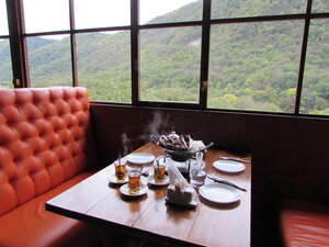 Way Lam (R-217, podyezd k gornolyzhnomu kurortu Veduchi), restoran  Çeçen Cumhuriyeti'nden