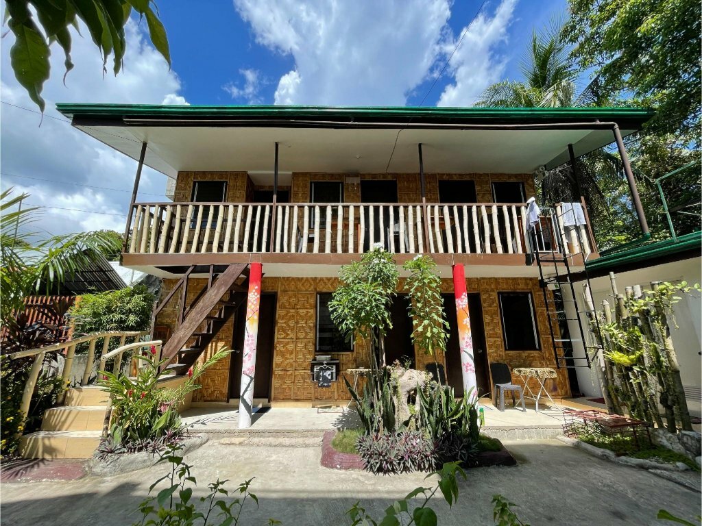 Otel Oyo 796 Southpoint Hostel And Restobar, , foto