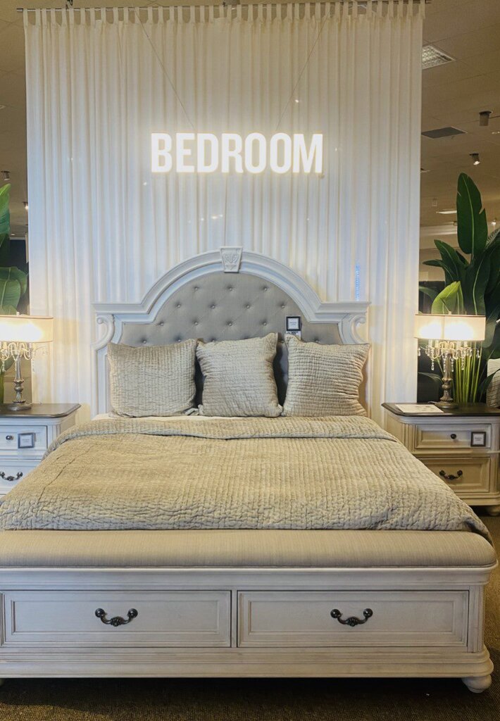 Mobilya mağazaları Value City Furniture, Michigan Eyaleti, foto