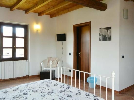 Otel Agriturismo Cascina Mora, Lombardiya, foto