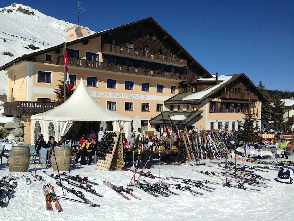 Otel Hotel Salastrains, Graubunden, foto