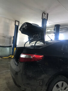 Лев (Kooperativnaya ulitsa No:1/5, Oktyabrskiy), otomobil servisi  Oktiabrski'den