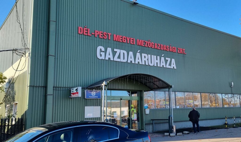 Tarım ürünleri firmaları Dpmg Zrt. Gazdaáruház és vetőmag feldolgozó üzem, Pest, foto