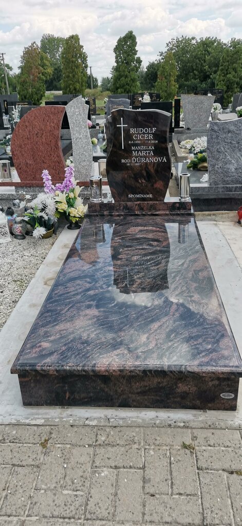 i̇nşaat malzemeleri toptan Kamenárstvo Bánov Melišek, Dünya, foto