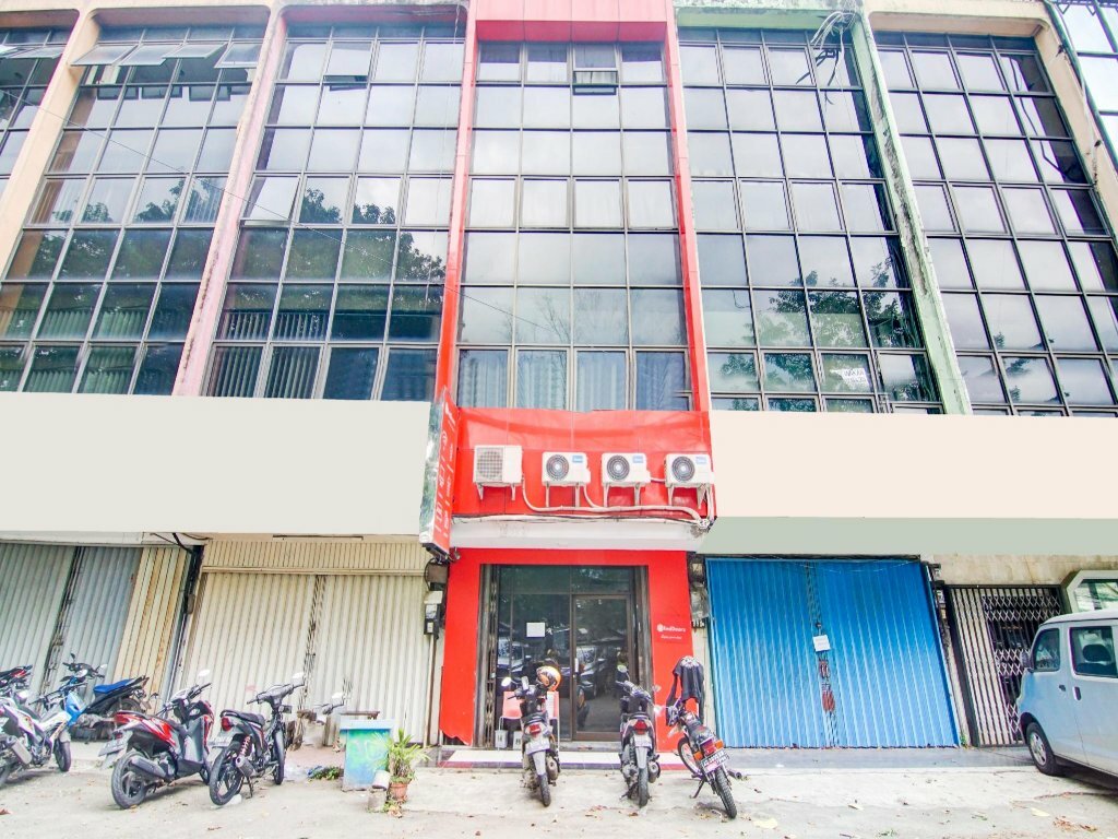 Otel Oyo 90310 Cosmo Harmoni, Cakarta, foto