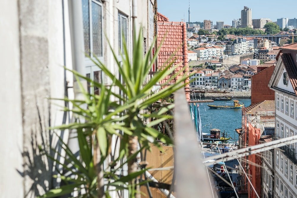Otel GuestReady - Ascending Cyan River view, Porto, foto
