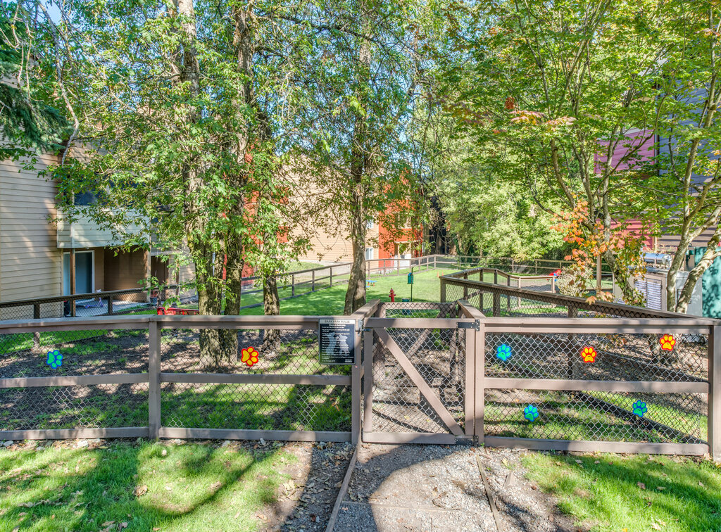 Emlak ofisi The Village at Seeley Lake, Washington Eyaleti, foto